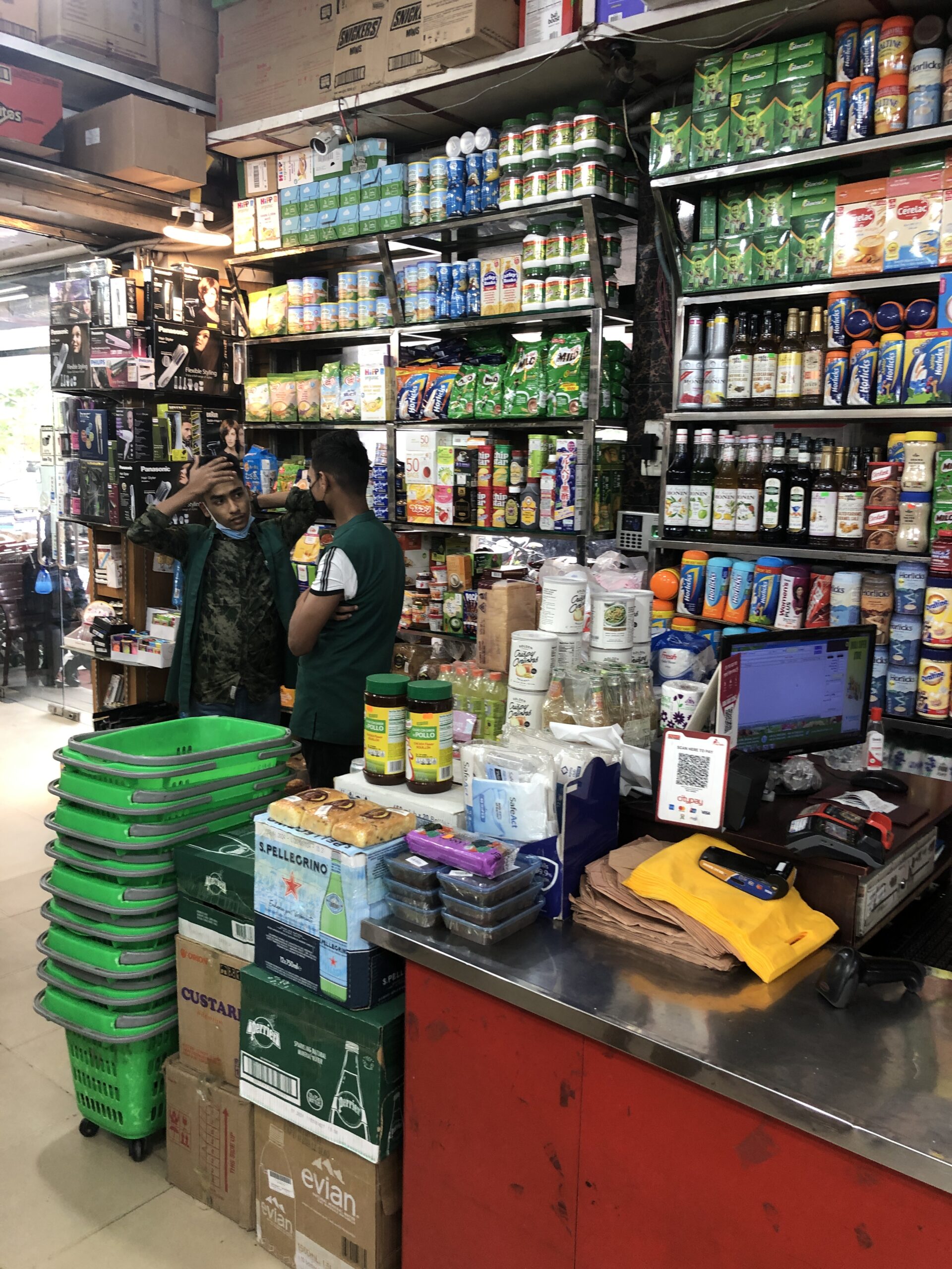 「小規模ながら、日本の商品コーナーが出現」Dhali Super Store＠ダッカ・グルシャン - バングラメモ