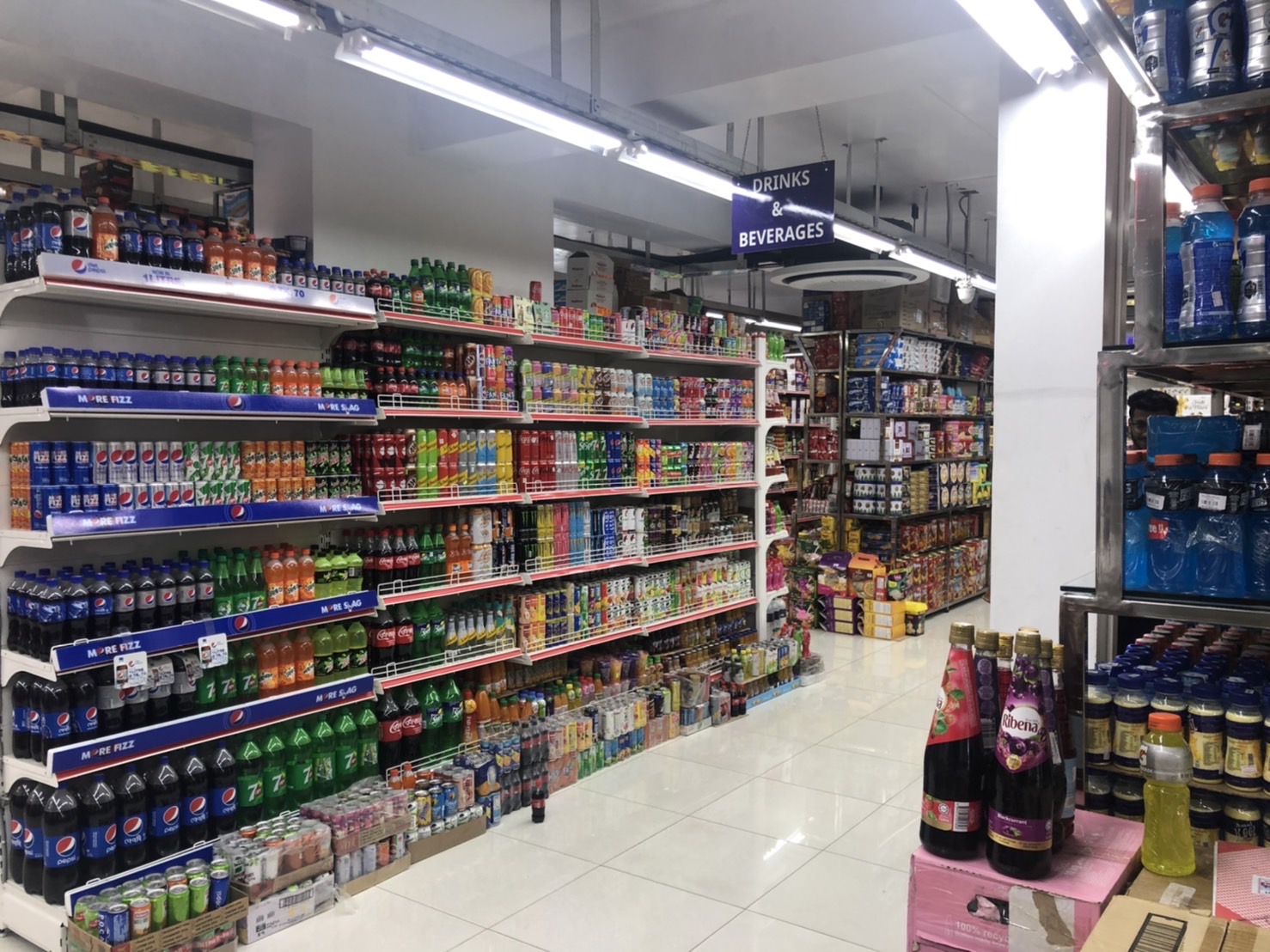 「グルシャン2がスーパー激戦区に!!」Dhali super＠ダッカ市グルシャン2 - バングラメモ