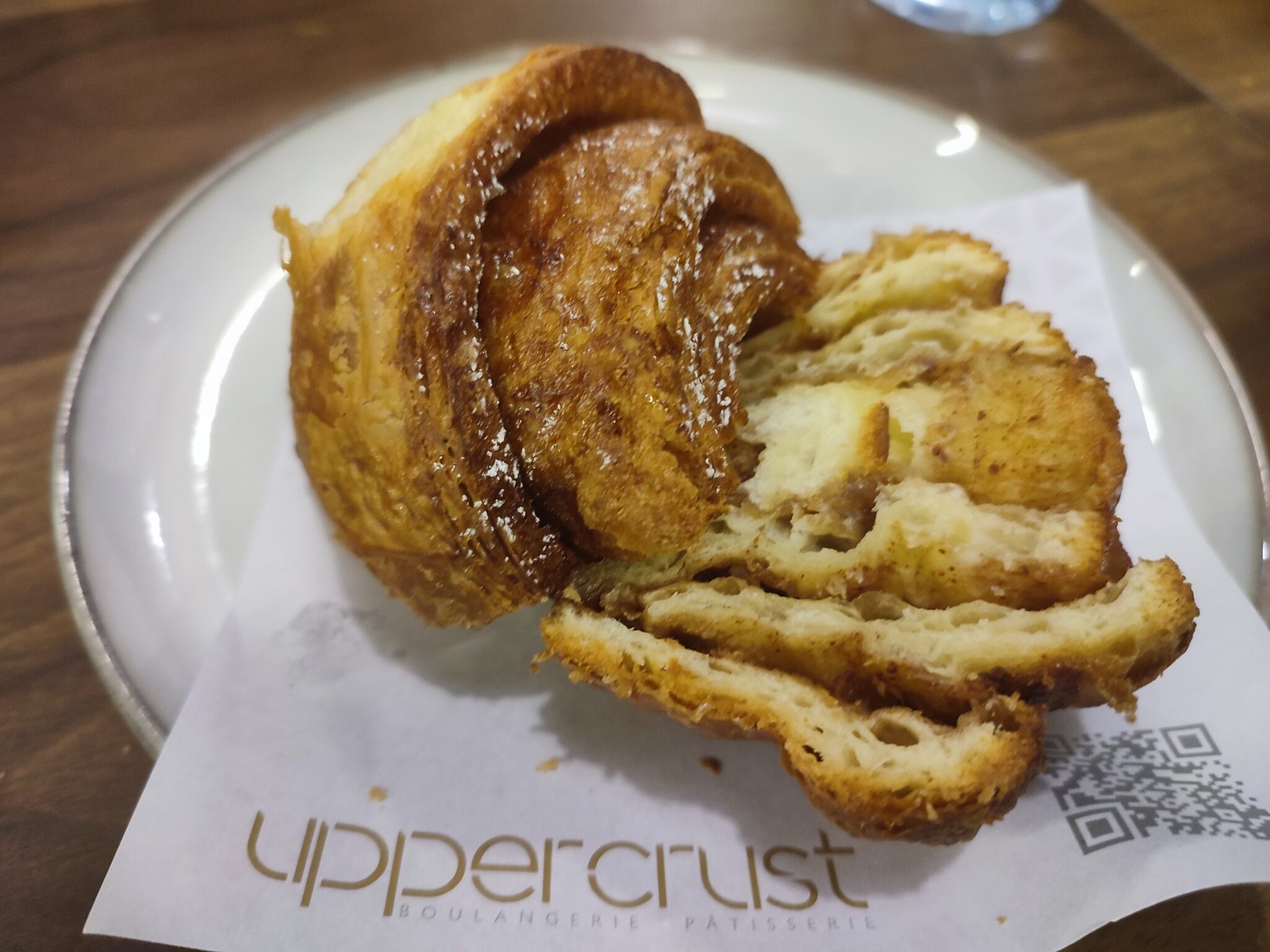 「バングラデシュ人富裕層や外国人が足しげく通う人気ベーカリーカフェが爆誕」Uppercrust@ダッカ市グルシャン2 - バングラメモ
